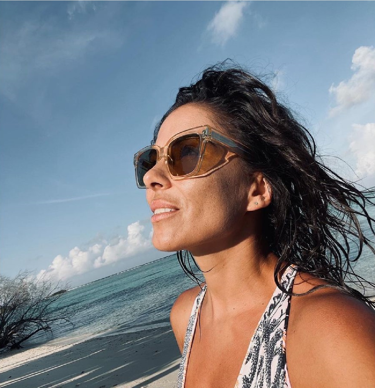 Molnár Andi napozás közben is rendkívül elegáns és vonzó