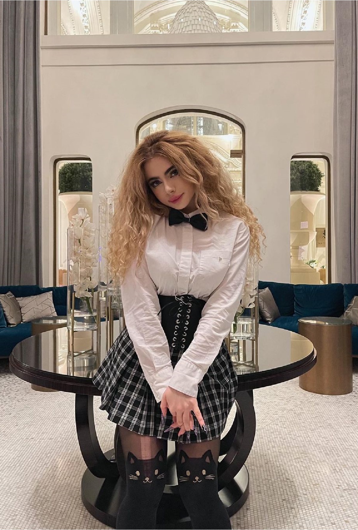 Ilyen jól áll Opitz Barbinak a skót szoknya - Liner.hu