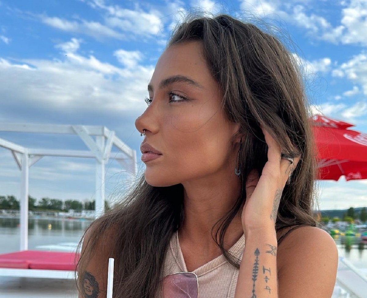 Tóth Andi megint díjat nyert, rendkívül szexin jelent meg a gálán