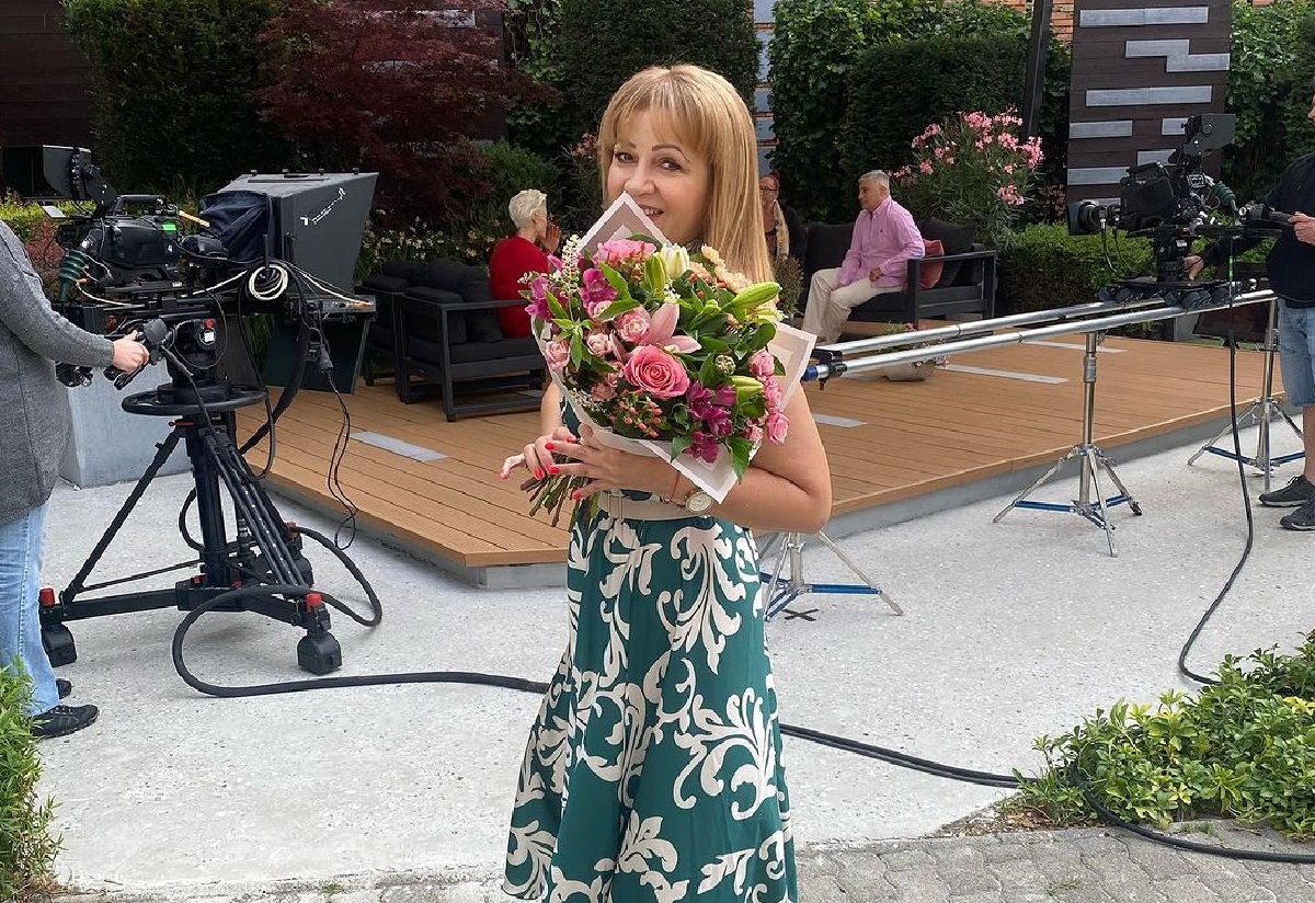 Különleges tortát kapott Gáspár Bea a 49. születésnapjára (fotók)