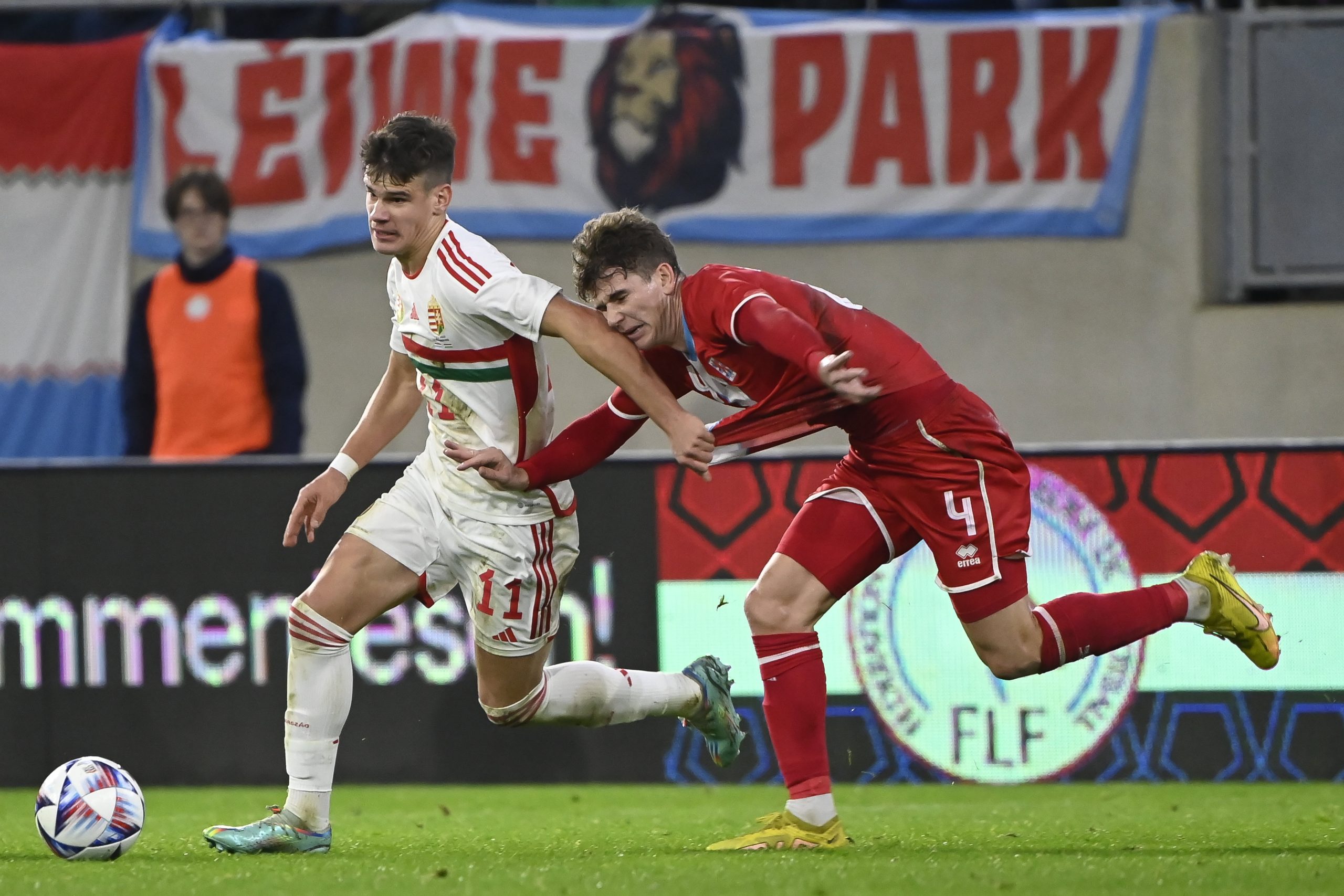 Máris befogadták az új csapattársai Kerkezt a Premier League-ben