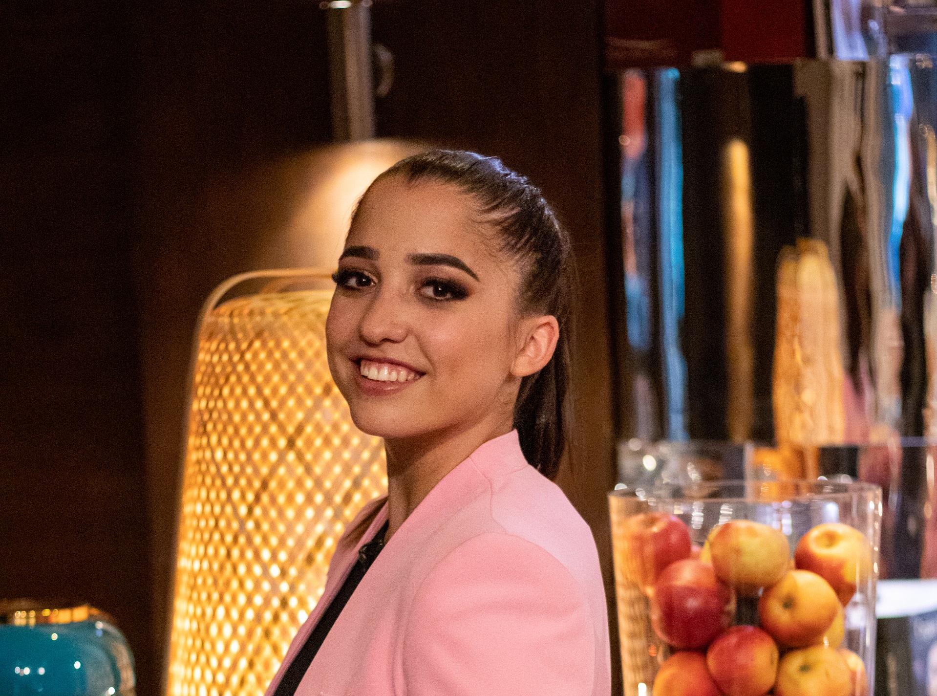 10 évvel idősebb férfit szeret Schobert Lara