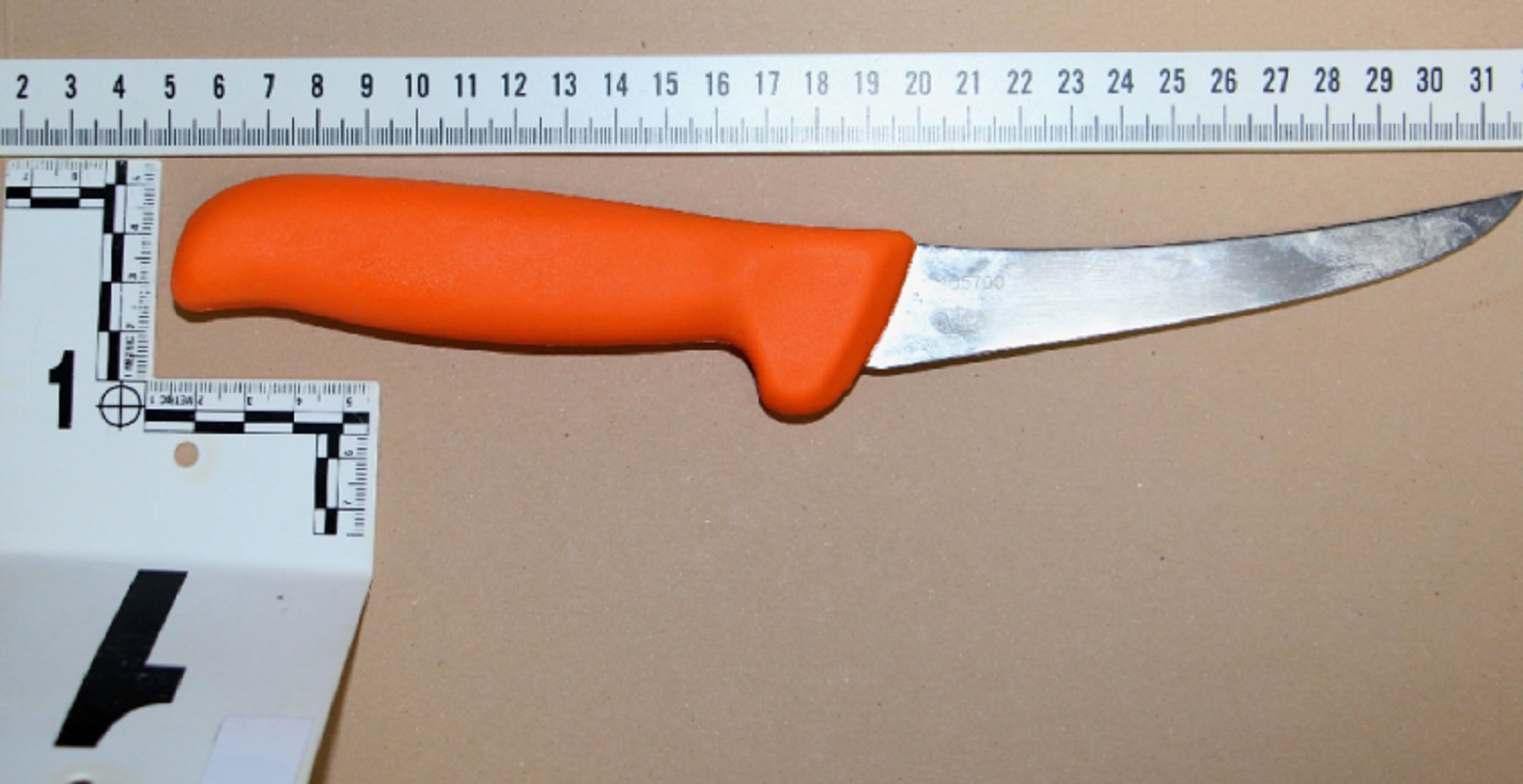 Hátba dobta egy késsel saját feleségét egy vidéki férfi