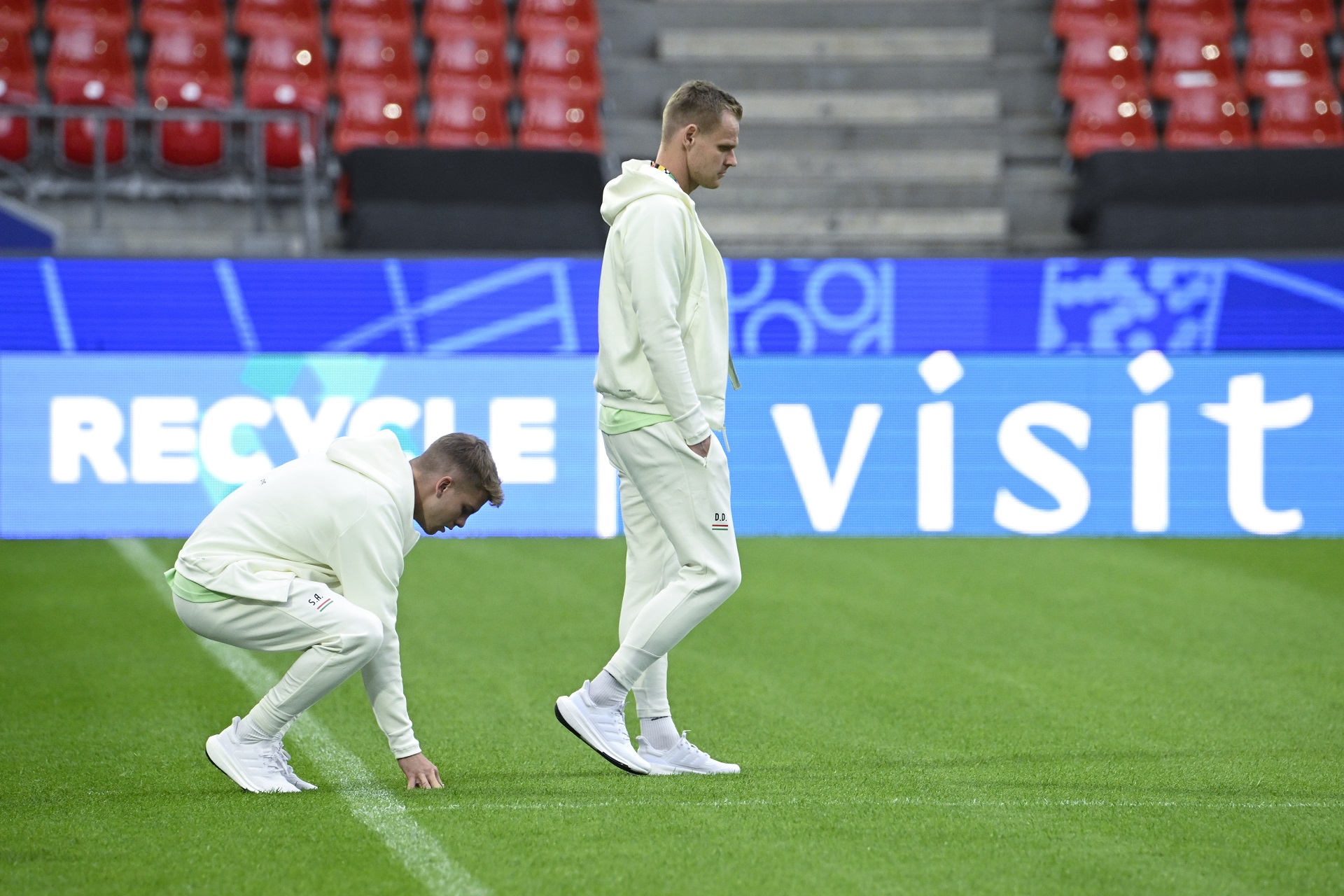 Curtis már bepakolt, elkapta az Eb-láz (videó)