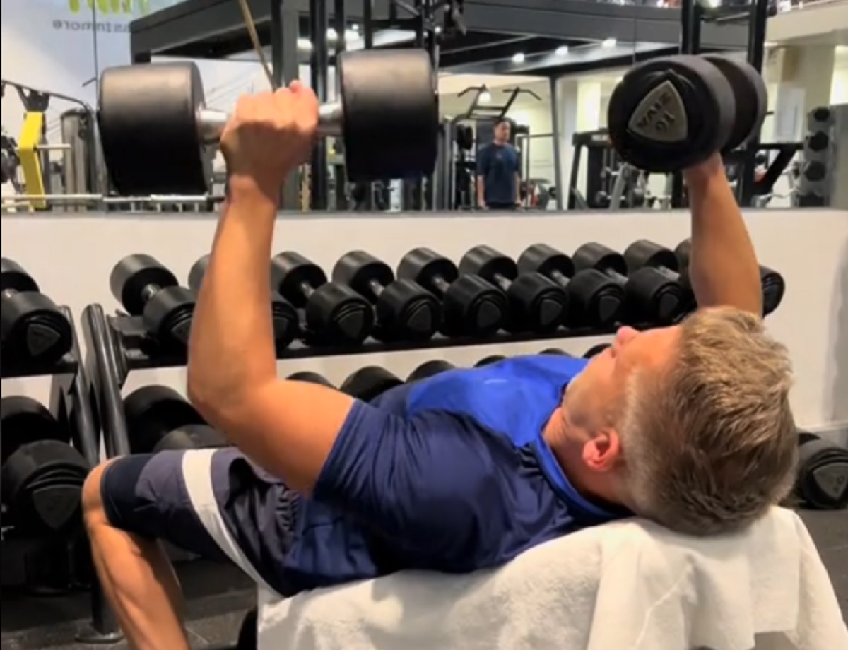 Magyar Péter megmutatta, hogyan gyúr a kondiban (videó)