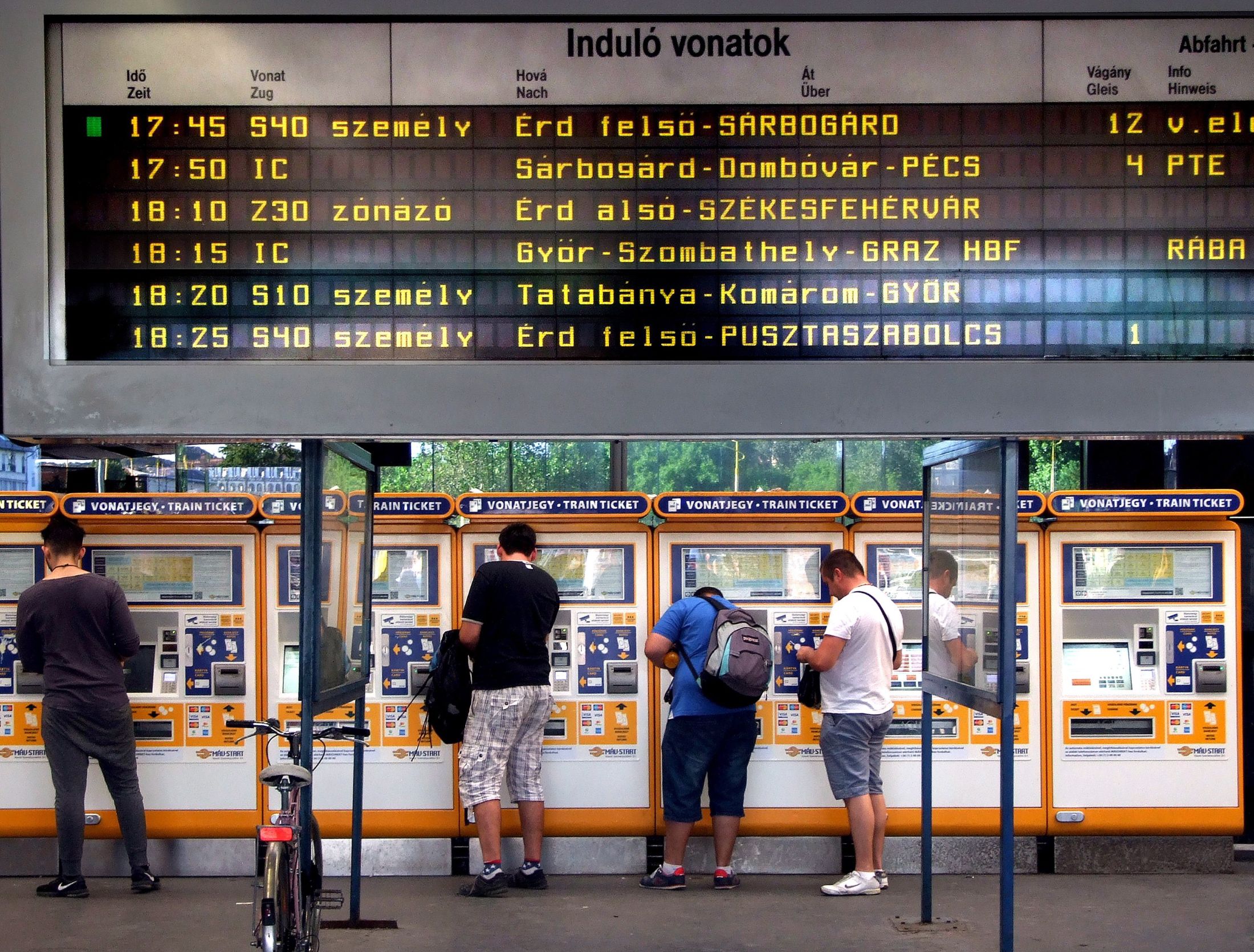 MÁV: a 110 tervezett jegykiadó automata közül már 79 működik - Liner.hu