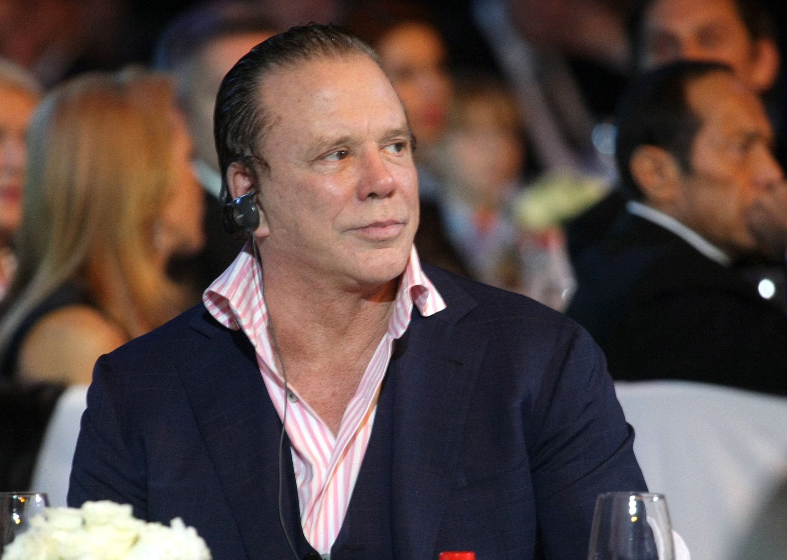 Mickey Rourke olyan minősíthetetlenül viselkedett, hogy kidobták a ...