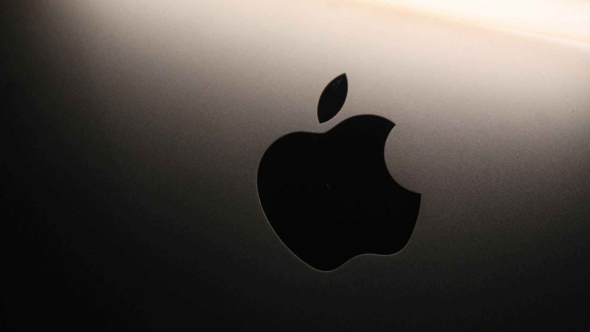 Rejtett kamera kerülhet a hajlítható kijelzős iPhone-ba? Újabb pletykák kaptak szárnyra