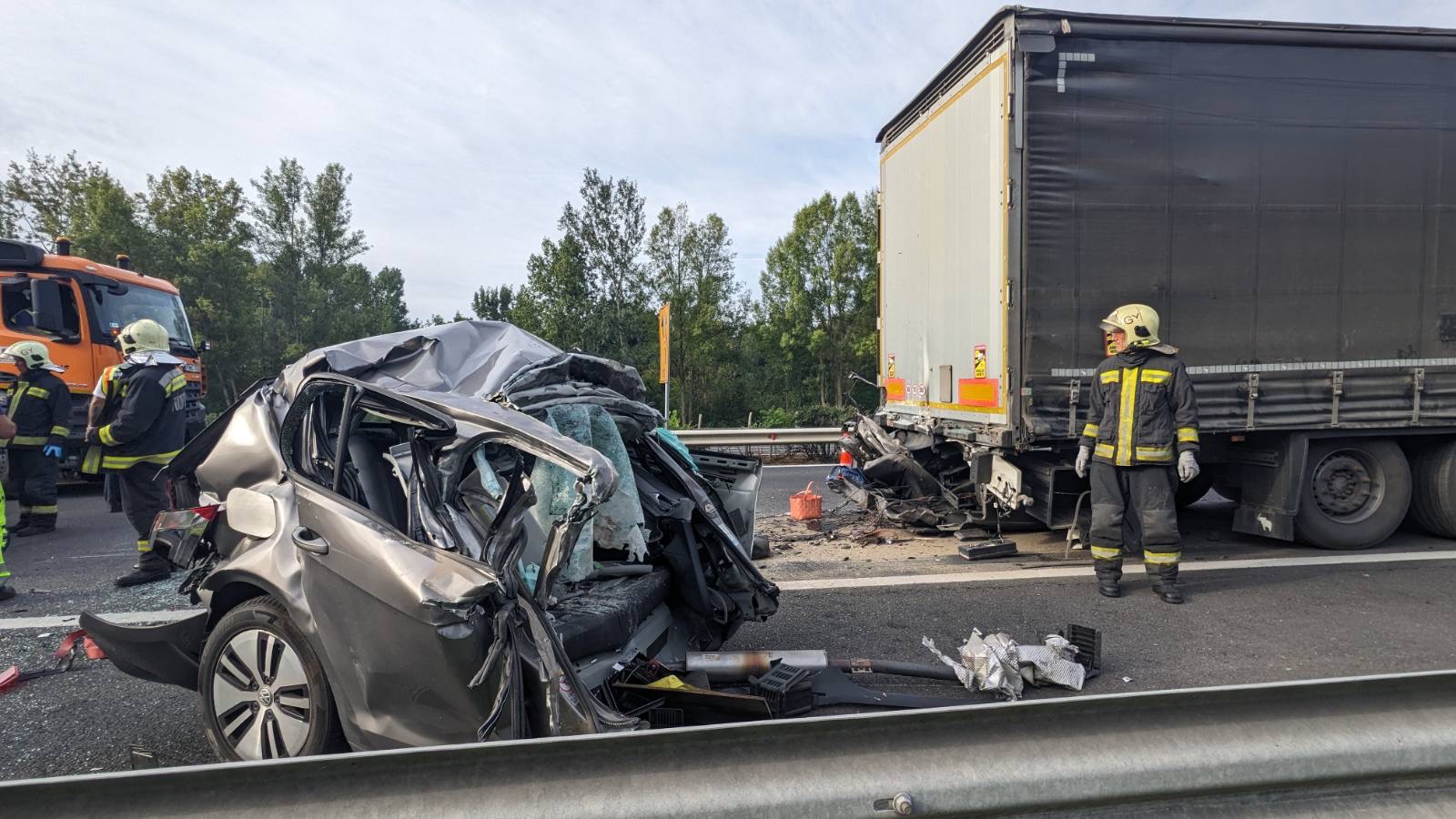 Az év egyik legmegrázóbb halálos balesete történt az M1-esen – helyszíni fotók