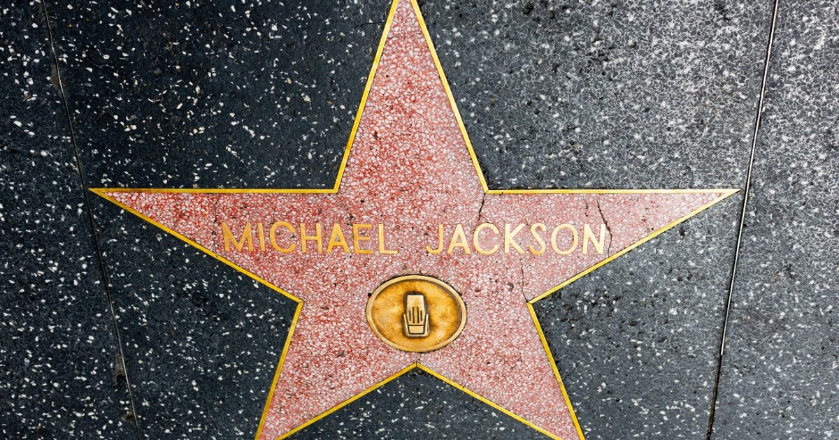 Még mindig tarol a mozikban a Michael Jackson-film